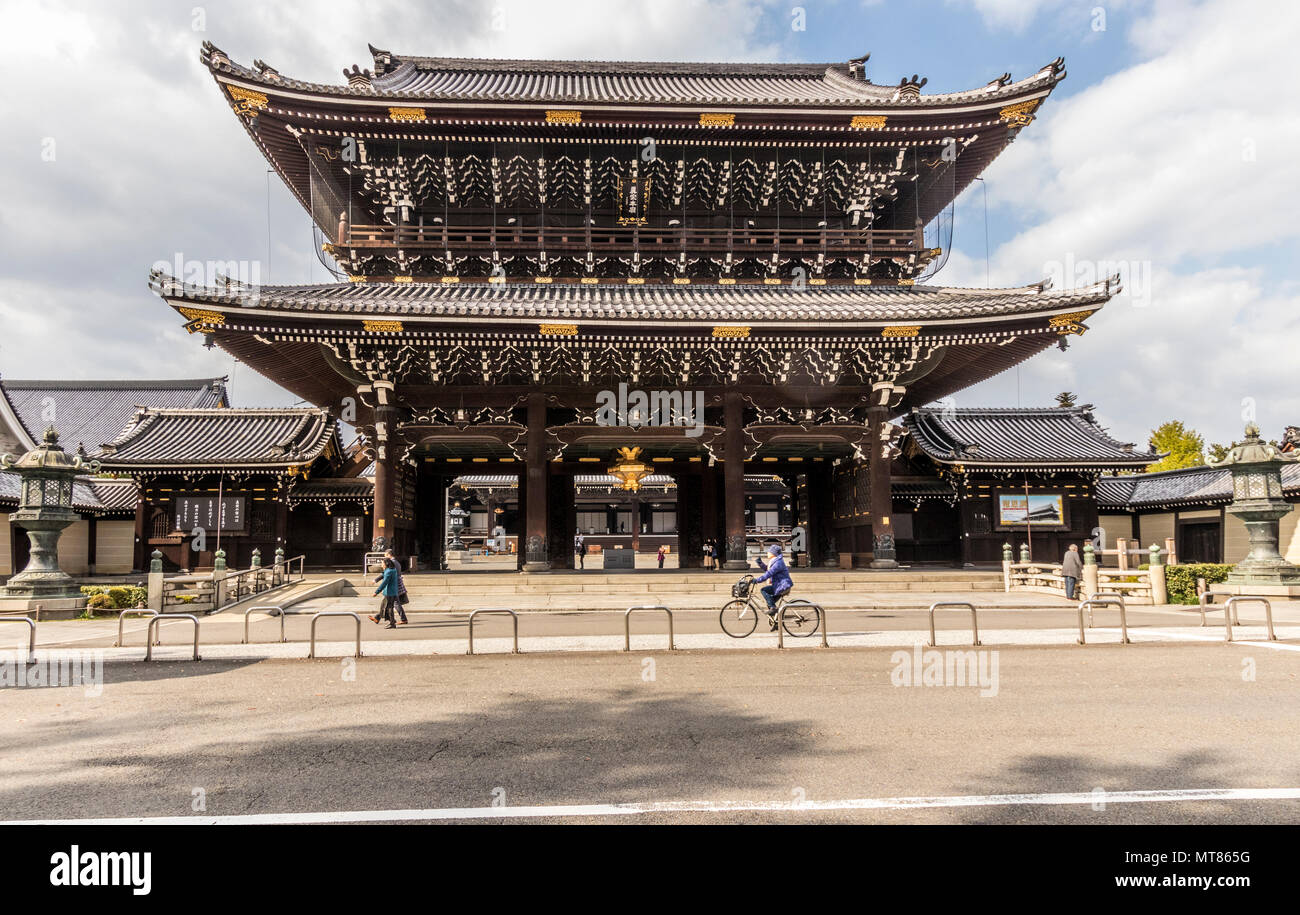 Higashi honganji temple kyoto hi-res stock photography and images - Alamy
