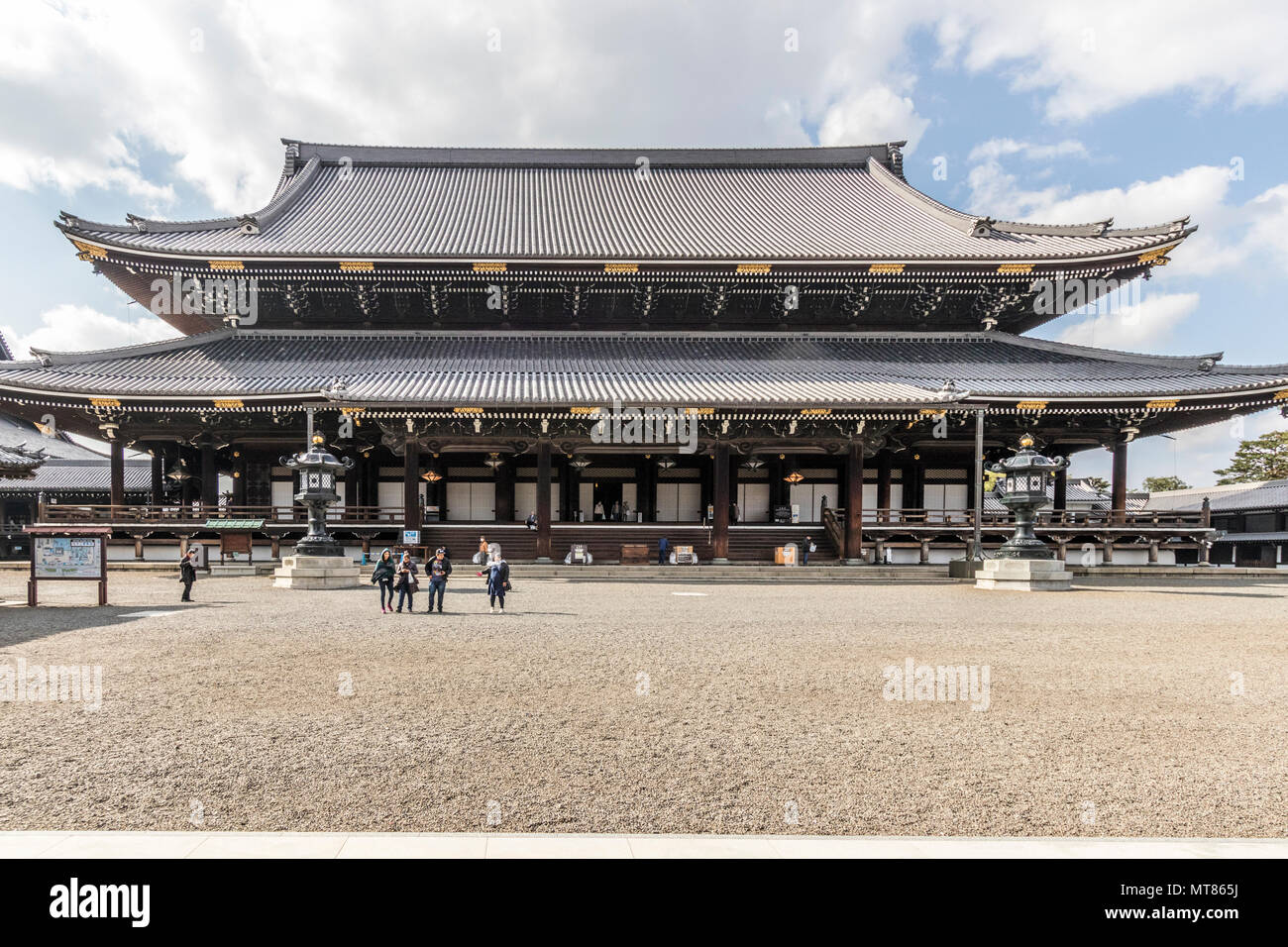 Higashi honganji temple kyoto hi-res stock photography and images - Alamy