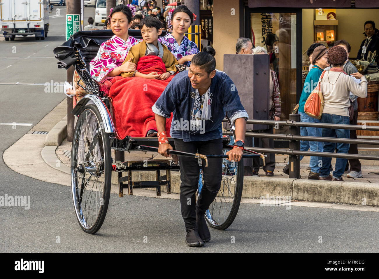 Arashiyama Rickshaws High Resolution Stock Photography and Images - Alamy