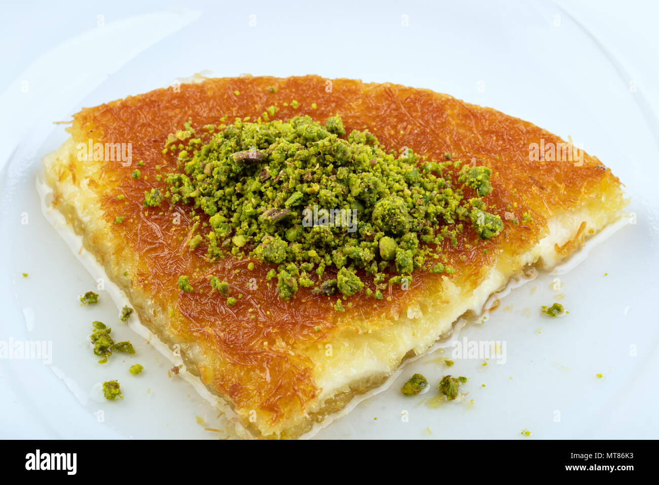 Kunafa dessert hi-res stock photography and images - Alamy