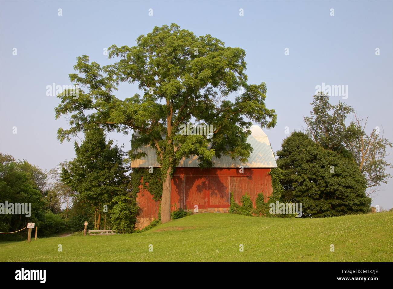 Iconic rural scenes of Midwest USA farm landscapes Stock Photo - Alamy