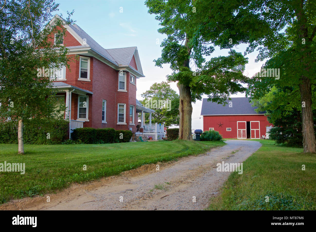 Iconic rural scenes of Midwest USA farm landscapes Stock Photo - Alamy