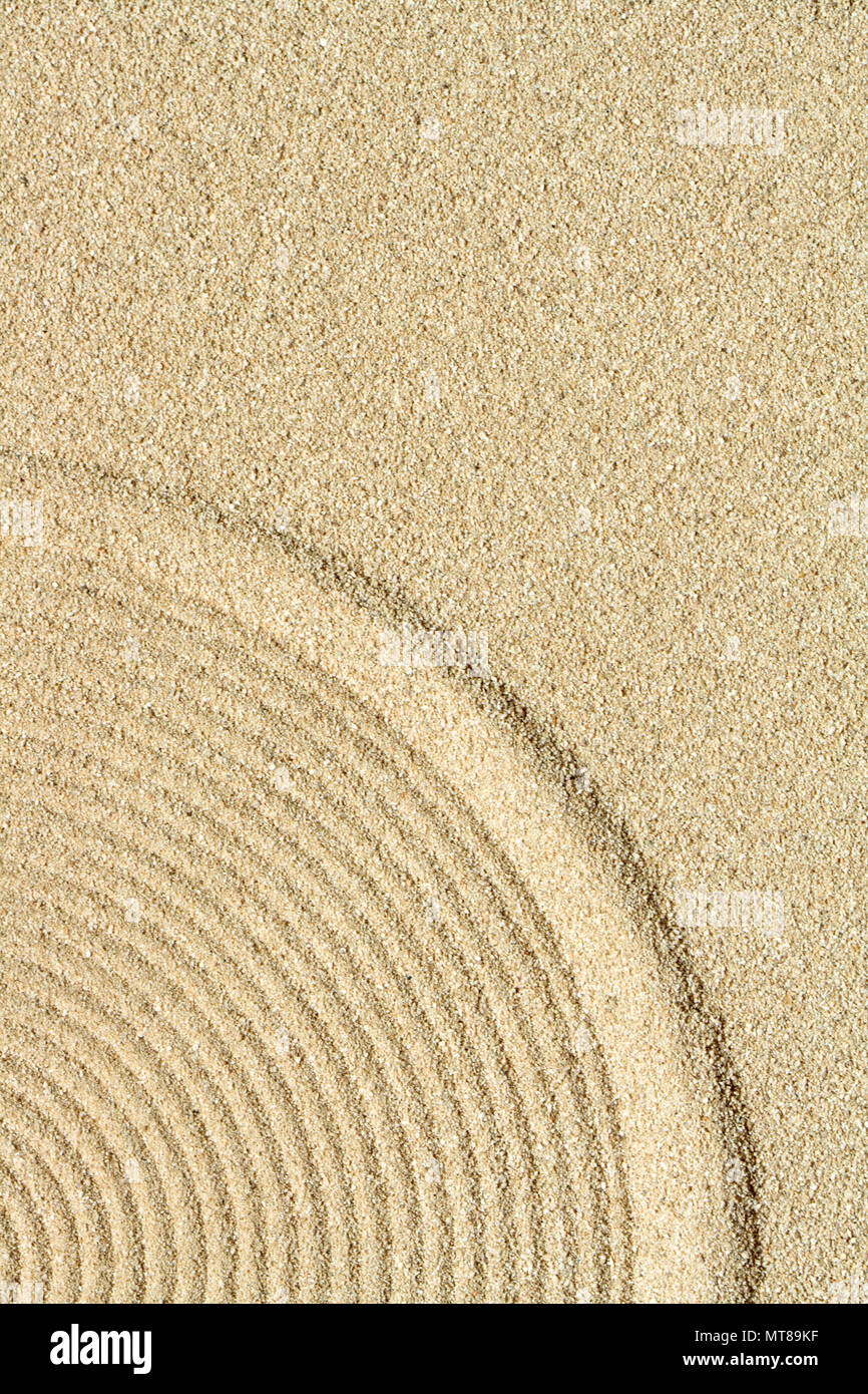 Abstract yellow sand background with drawing rings Stock Photo - Alamy