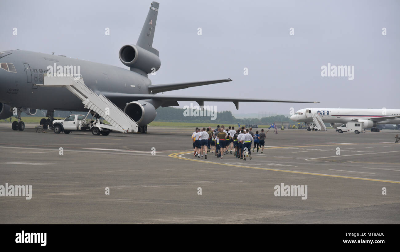 515th air mobility operations group hi-res stock photography and images ...