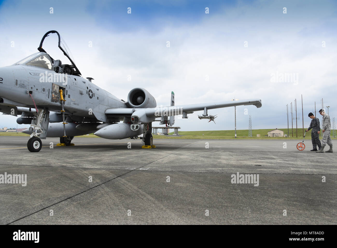 Wingtip clearance hi-res stock photography and images - Alamy