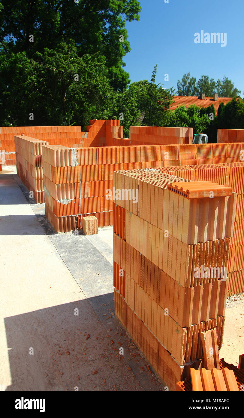 Brick wall in construction progress hi-res stock photography and images ...