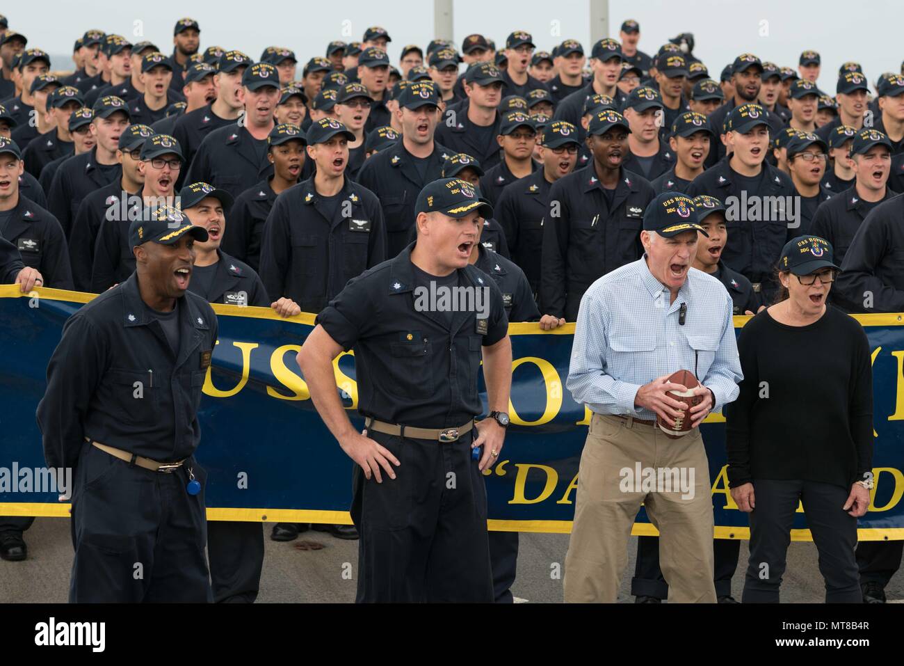 ARABIAN GULF (Nov. 23, 2017) From left to right, Cmdr. Holman Agard ...