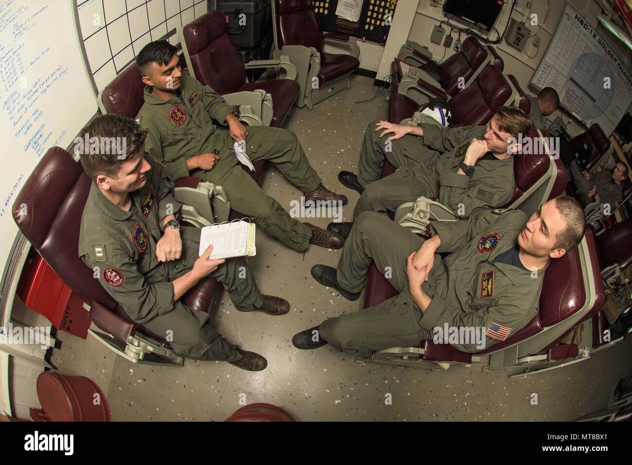 Pilots ready room hi-res stock photography and images - Alamy