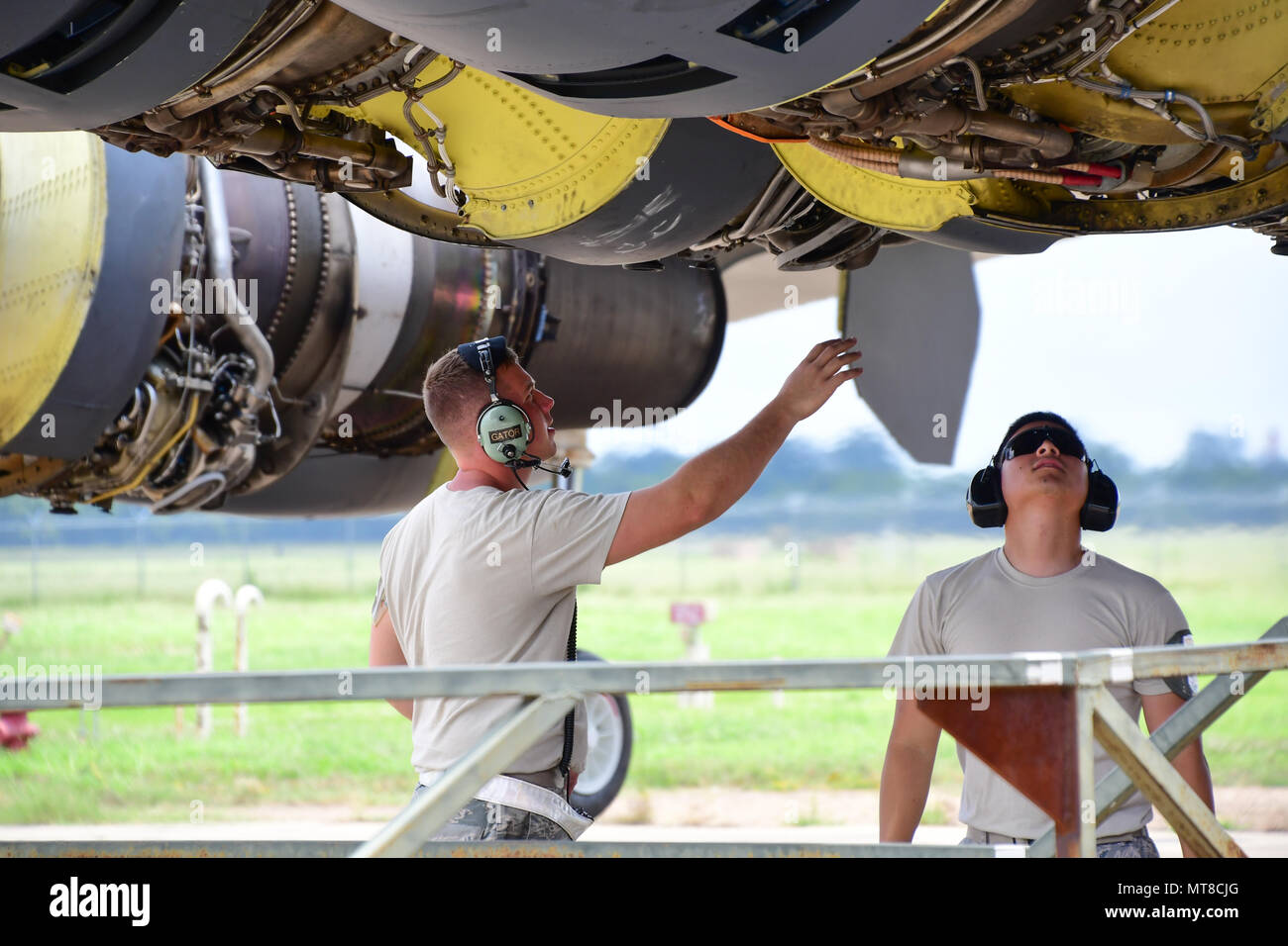 307th maintenance squadron hi-res stock photography and images - Alamy