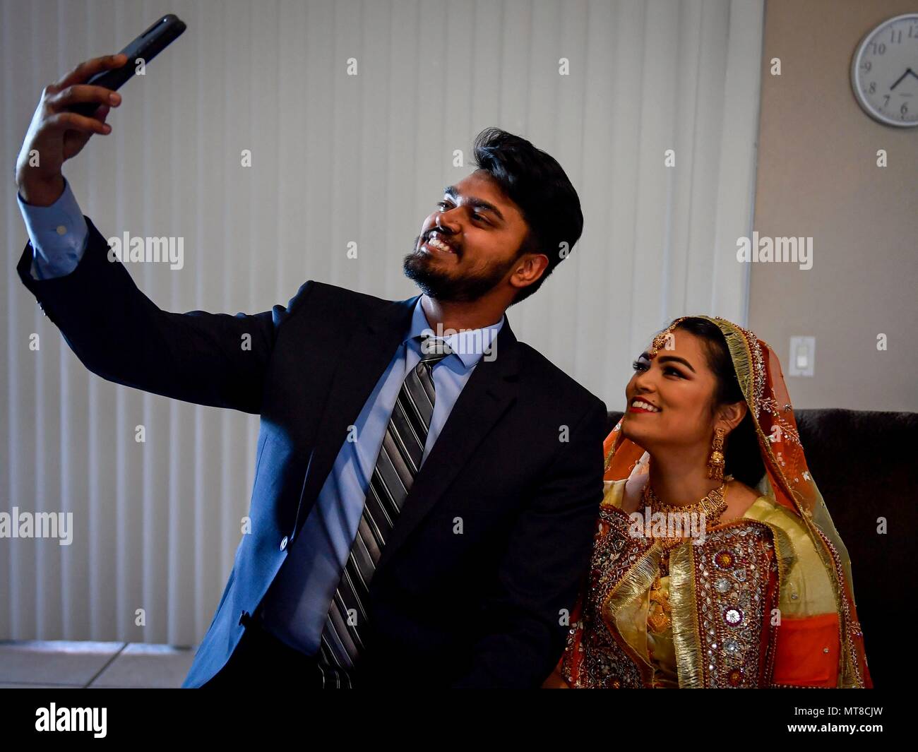 Pakistan wedding family hi-res stock photography and images - Alamy