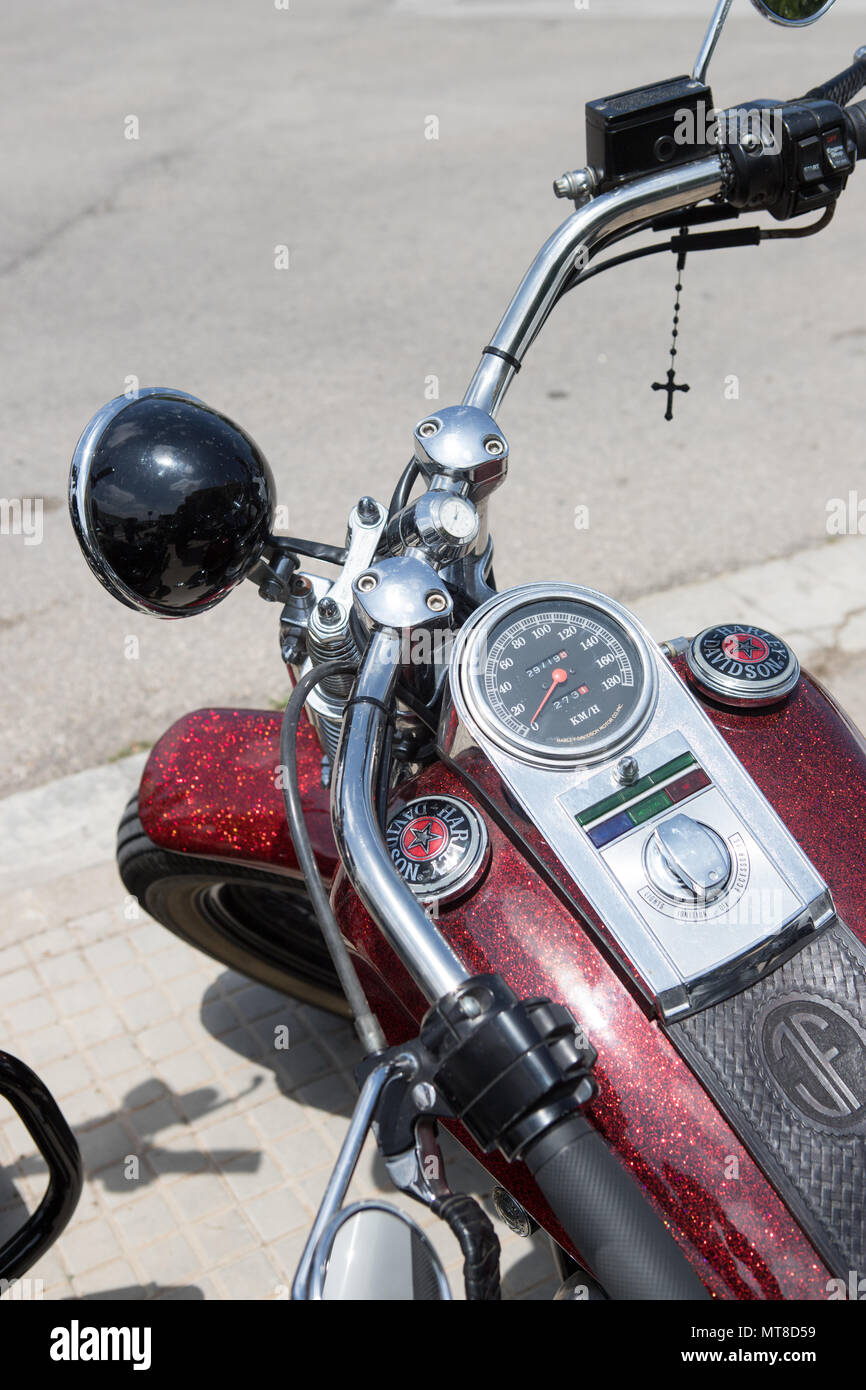 Harley davidson handlebars hi-res stock photography and images - Alamy