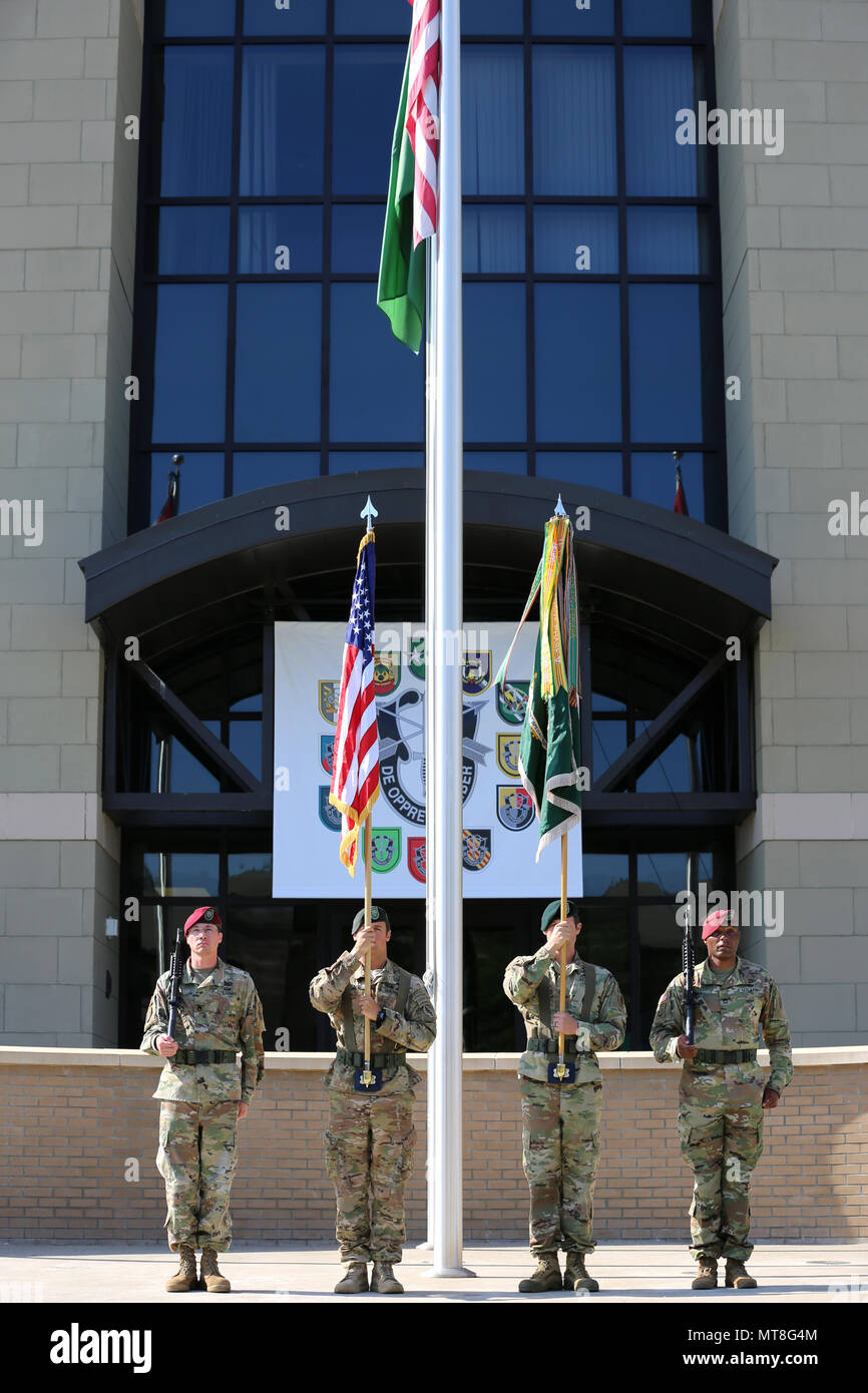 The 1st Special Forces Command (Airborne) color guard stand at ...
