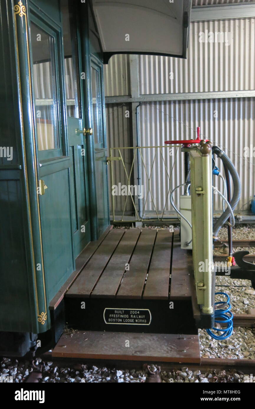 Train storage shed hi-res stock photography and images - Alamy