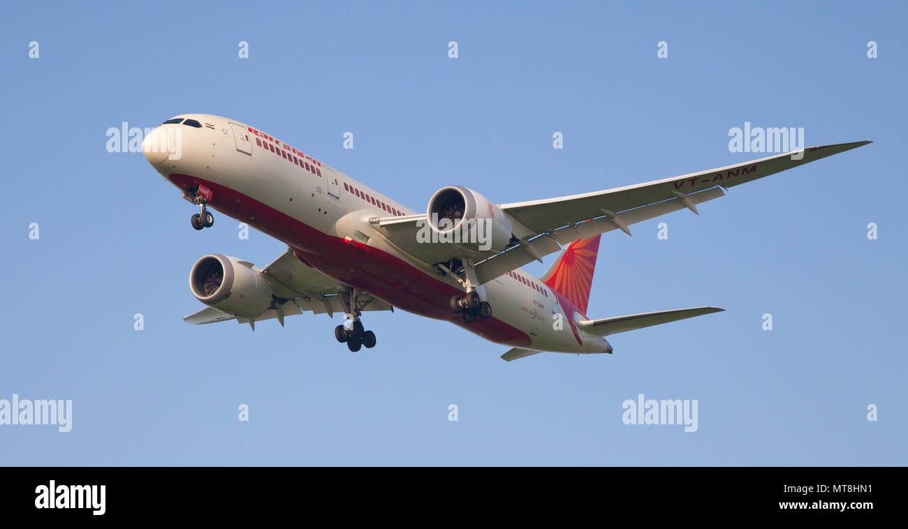 Air india boeing 787 taking off hi-res stock photography and images - Alamy