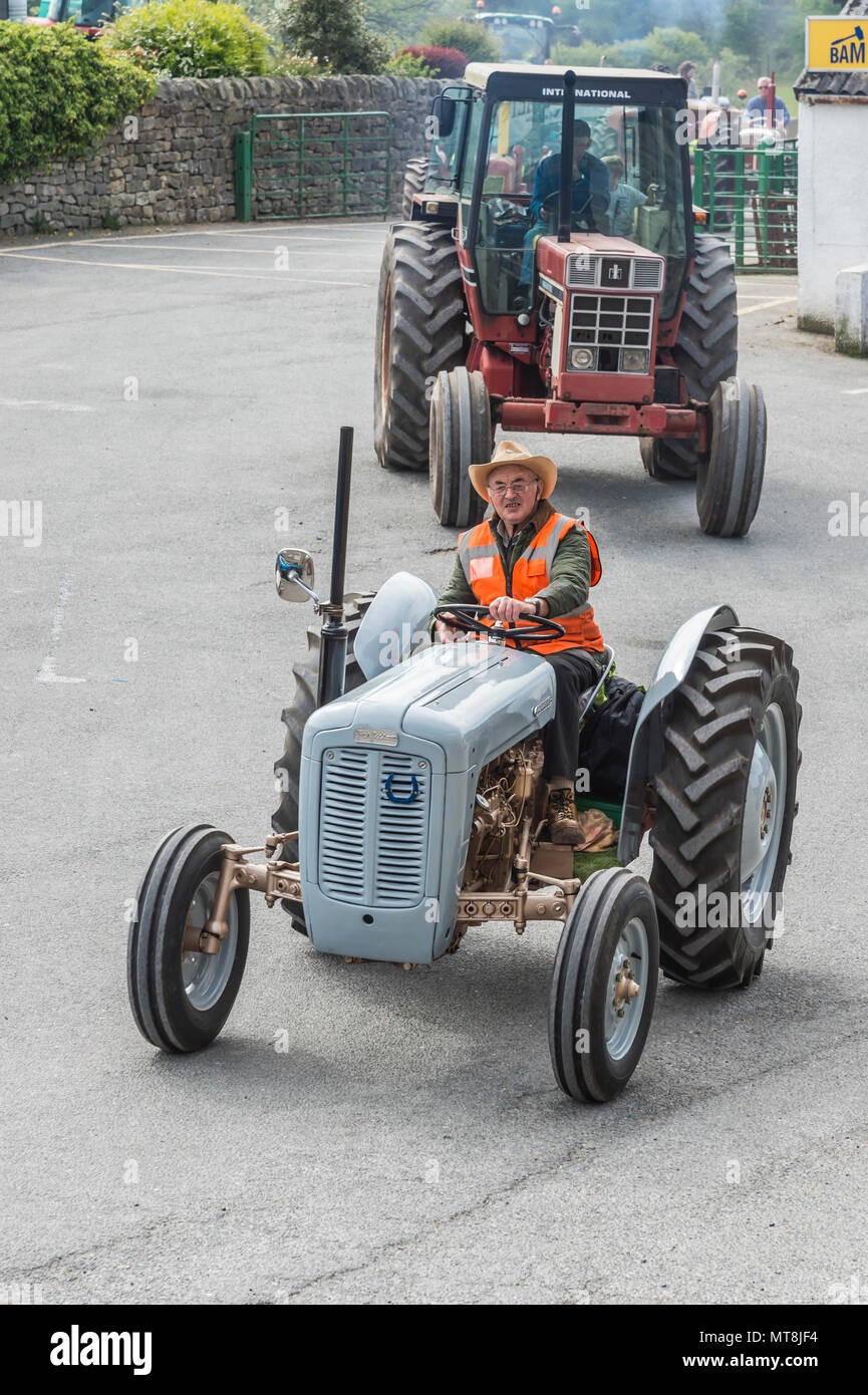 Vintage farming posters hi-res stock photography and images - Alamy