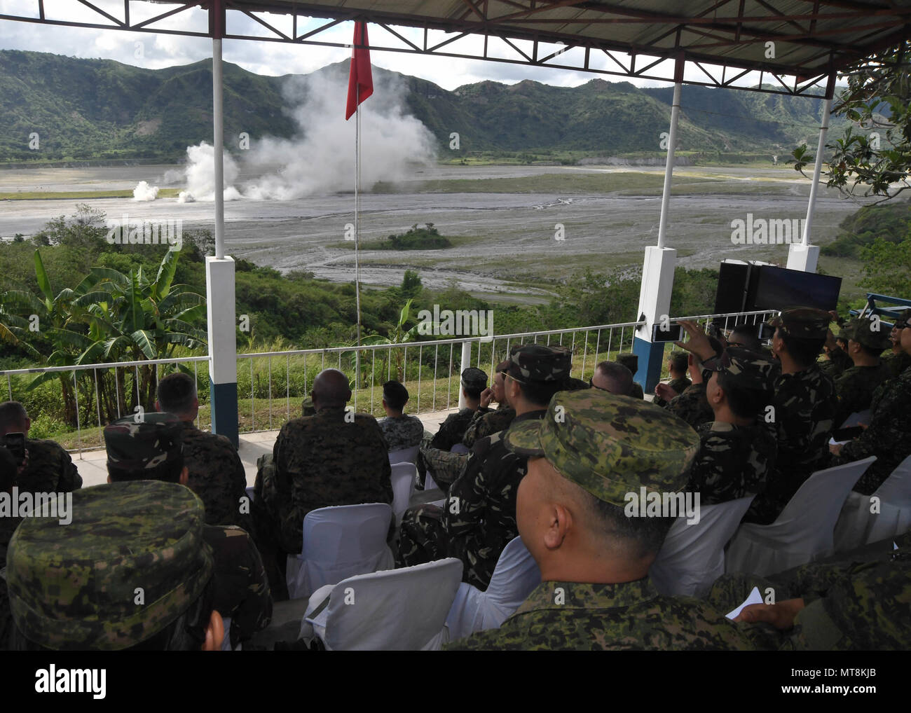 Senior leaders of the Armed Forces of the Philippines and U.S. military ...