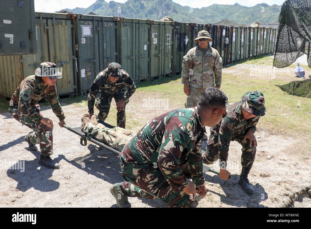 Philippine Army medical specialists from Philippine Army’s 72nd ...