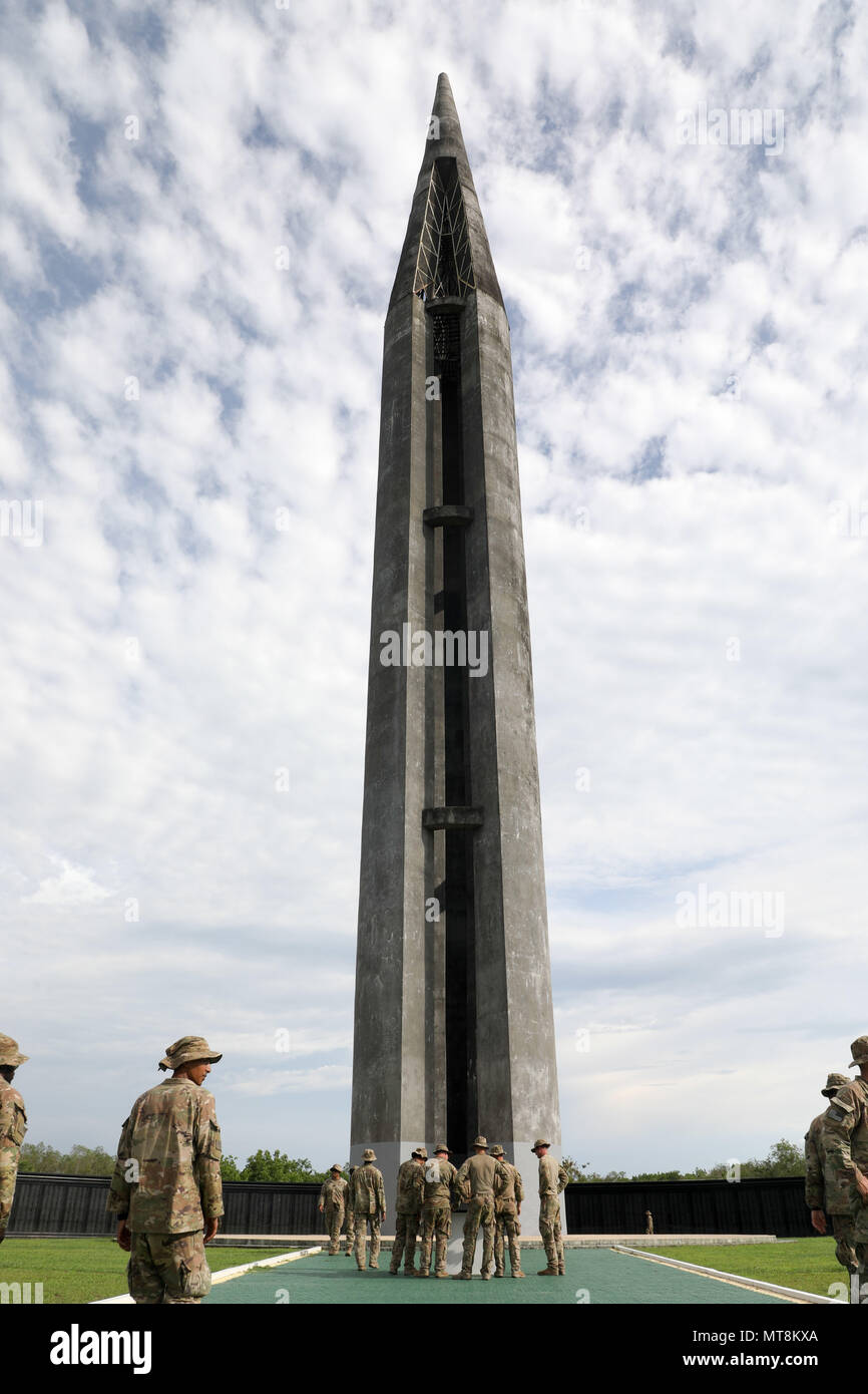 U.S. Army Soldiers from 1st Battalion, 21st Infantry Regiment, 2nd ...