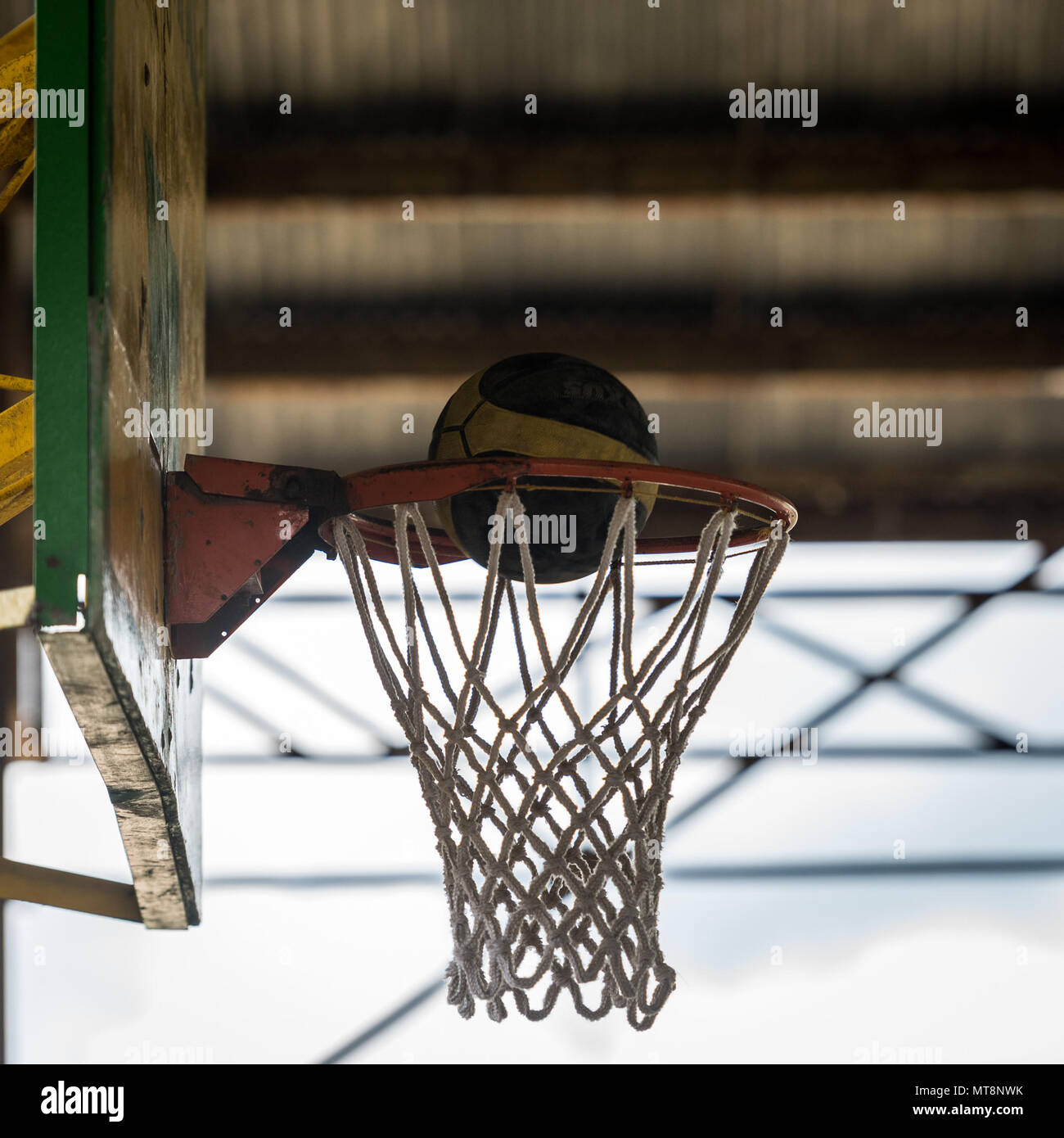 Pick up hoop hi-res stock photography and images - Alamy