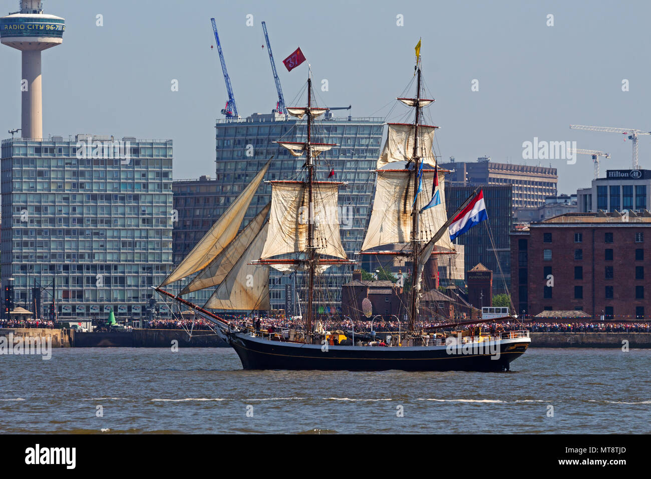 Ships of river mersey hi-res stock photography and images - Alamy