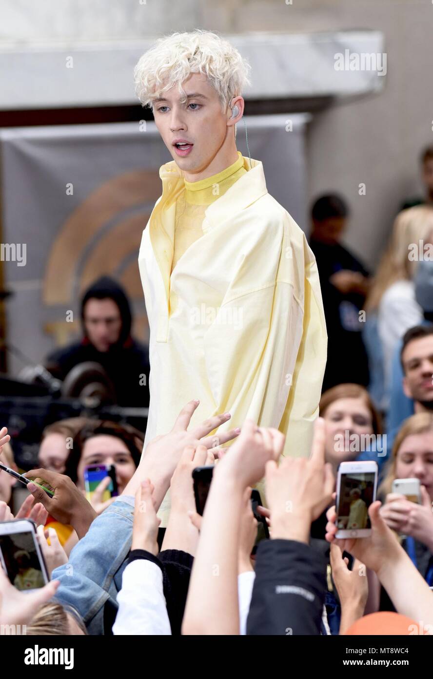 New York, NY, USA. 28th May, 2018. Troye Sivan on stage for Troye Sivan ...