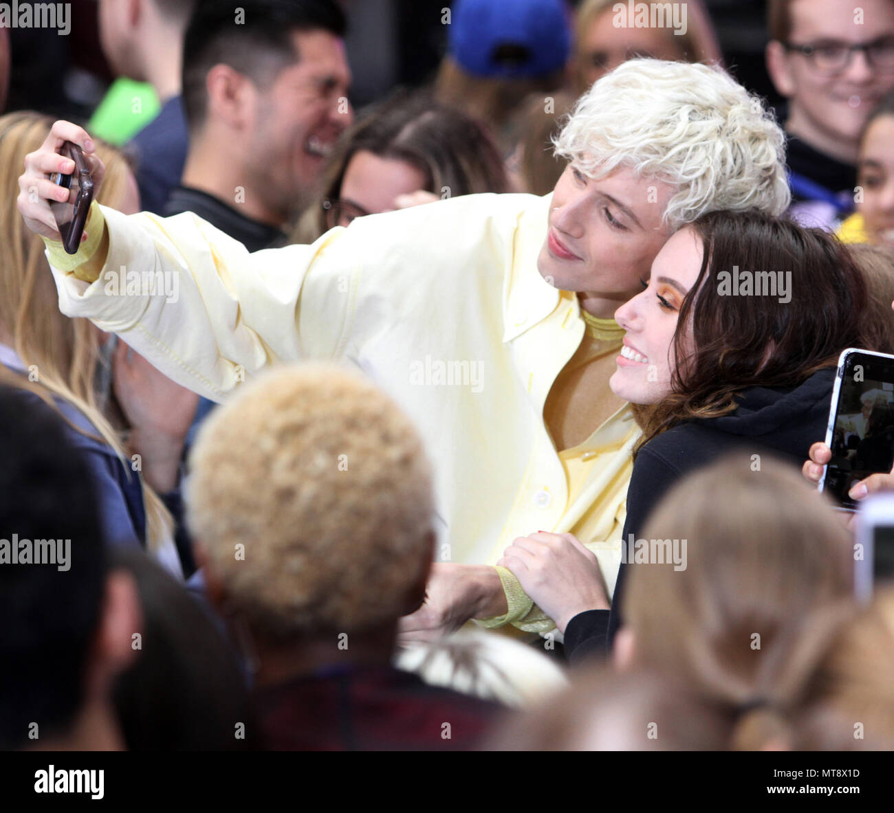 Troye sivan hi-res stock photography and images - Alamy