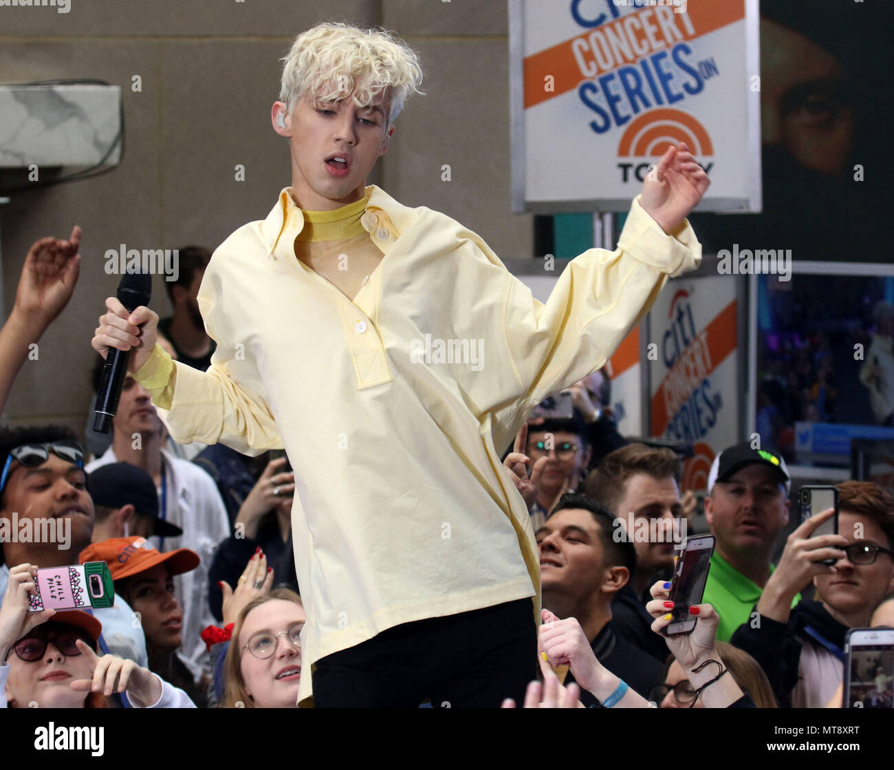 New York City, New York, USA. 28th May, 2018. Musician TROYE SIVAN ...