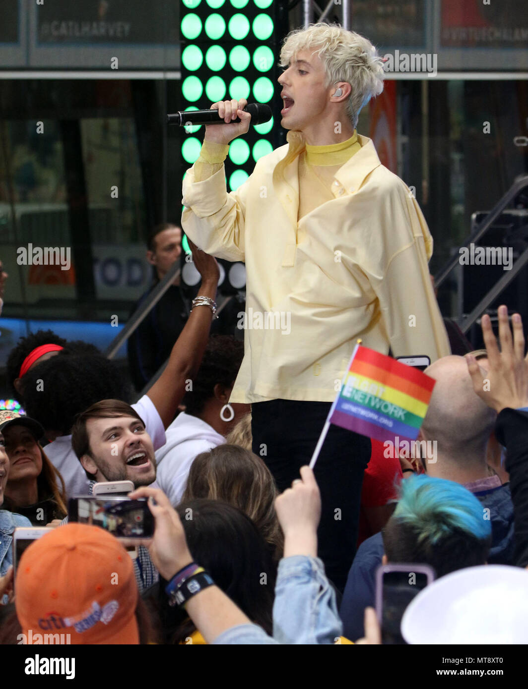 New York City, New York, USA. 28th May, 2018. Musician TROYE SIVAN ...
