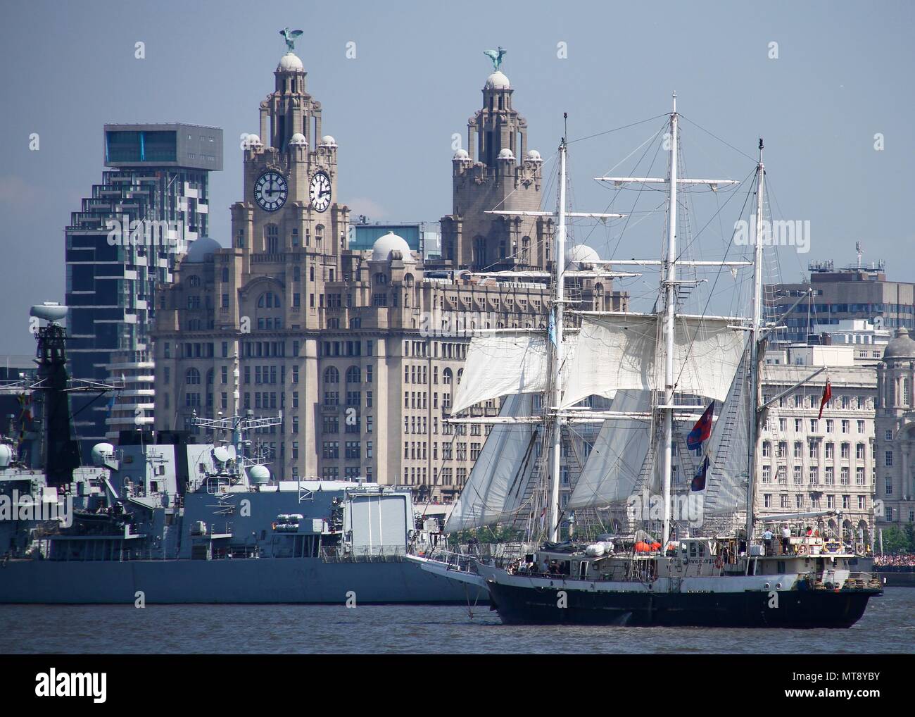 Hms somerset sailing hi-res stock photography and images - Alamy