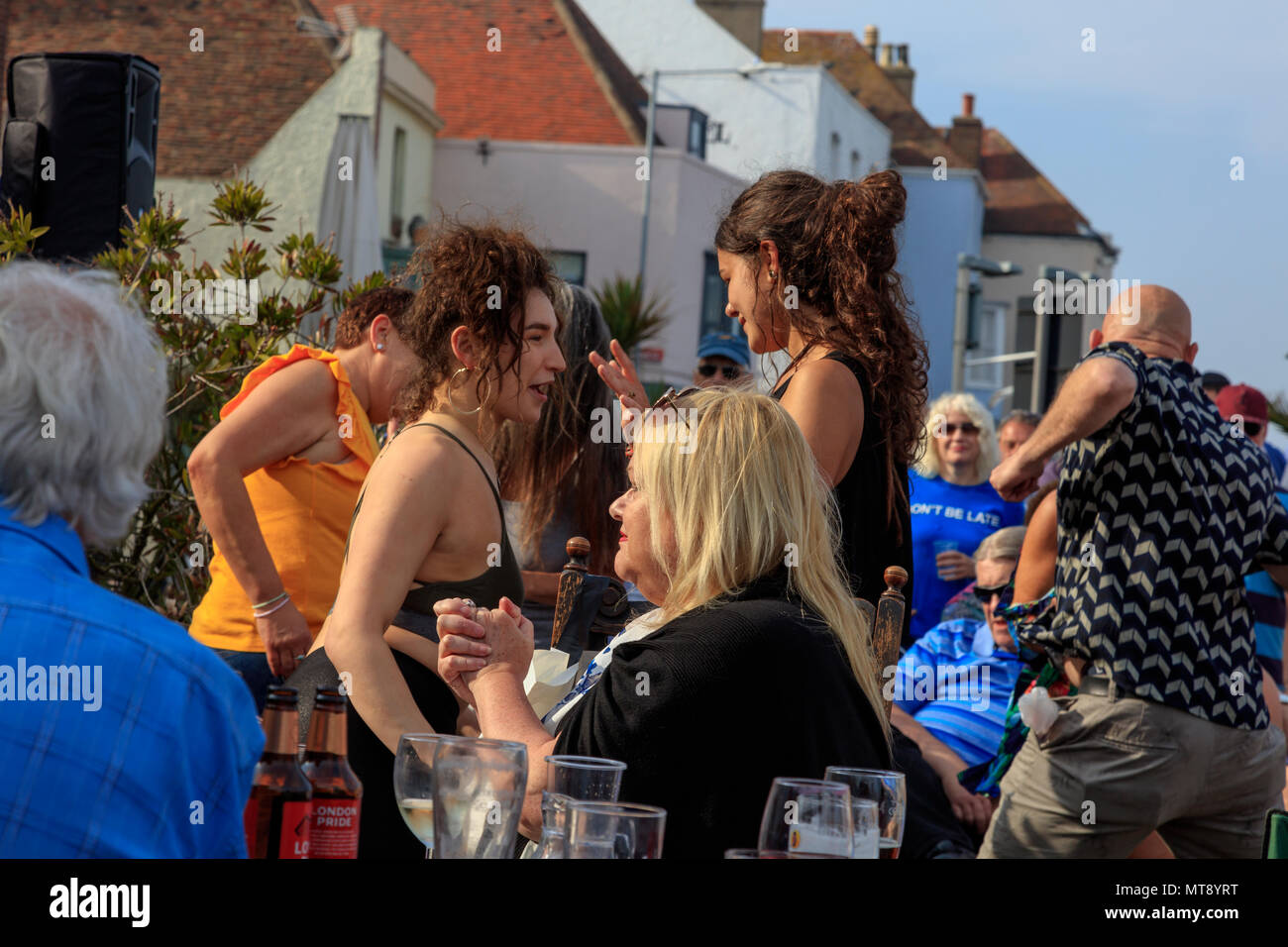 Deal, Kent, UK. 28th May, 2018. UK Weather . A hot Spring Bank Holiday ...