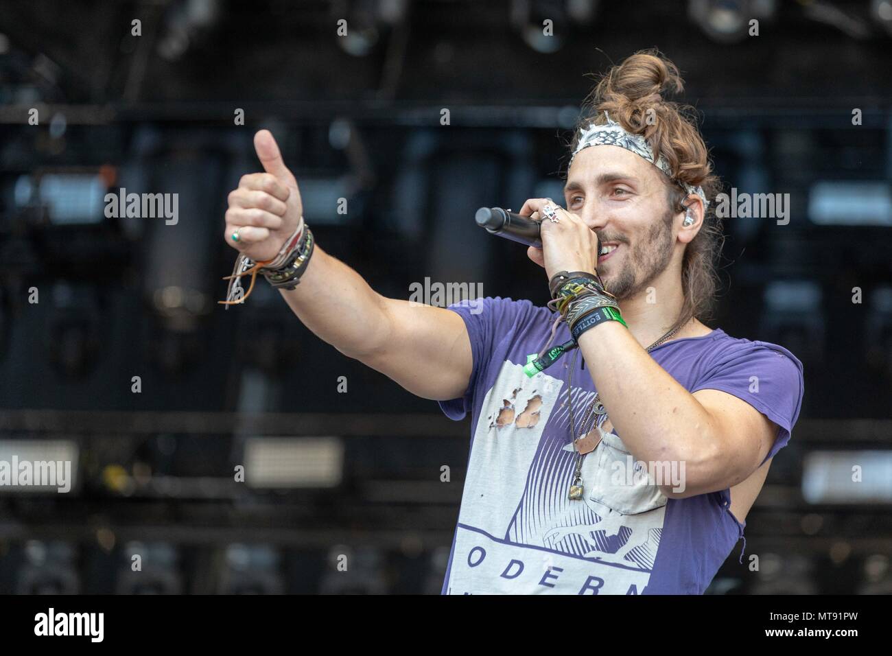 Napa, California, USA. 27th May, 2018. AUSTIN BISNOW of Magic Giant ...