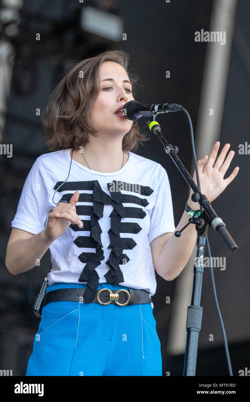 Alice merton stage hi-res stock photography and images - Alamy