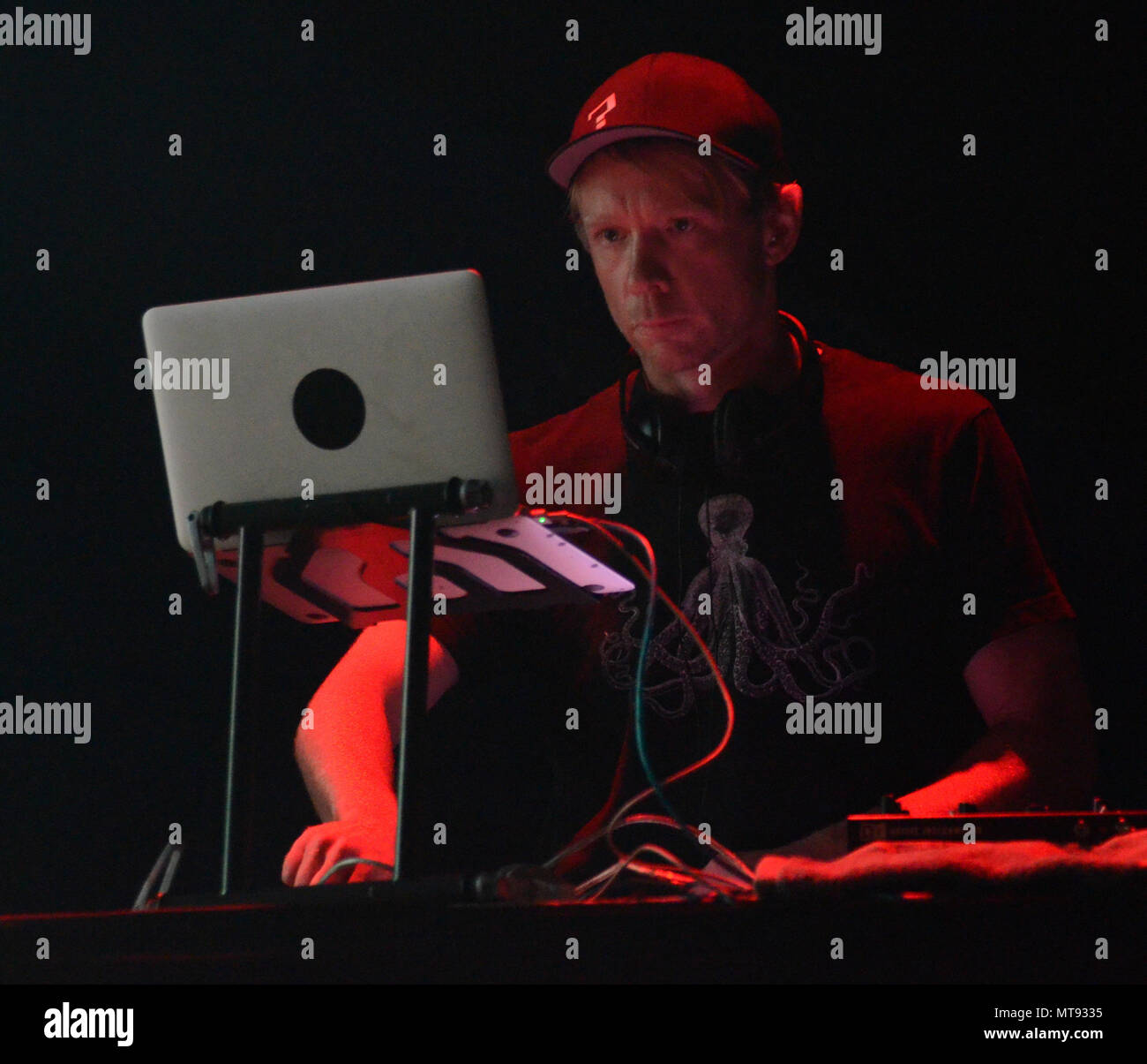 Chillicothe, Illinois, USA. 25th May, 2018. Electronic artist David ...