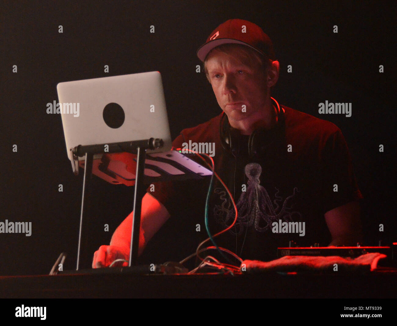 Chillicothe, Illinois, USA. 25th May, 2018. Electronic artist David ...