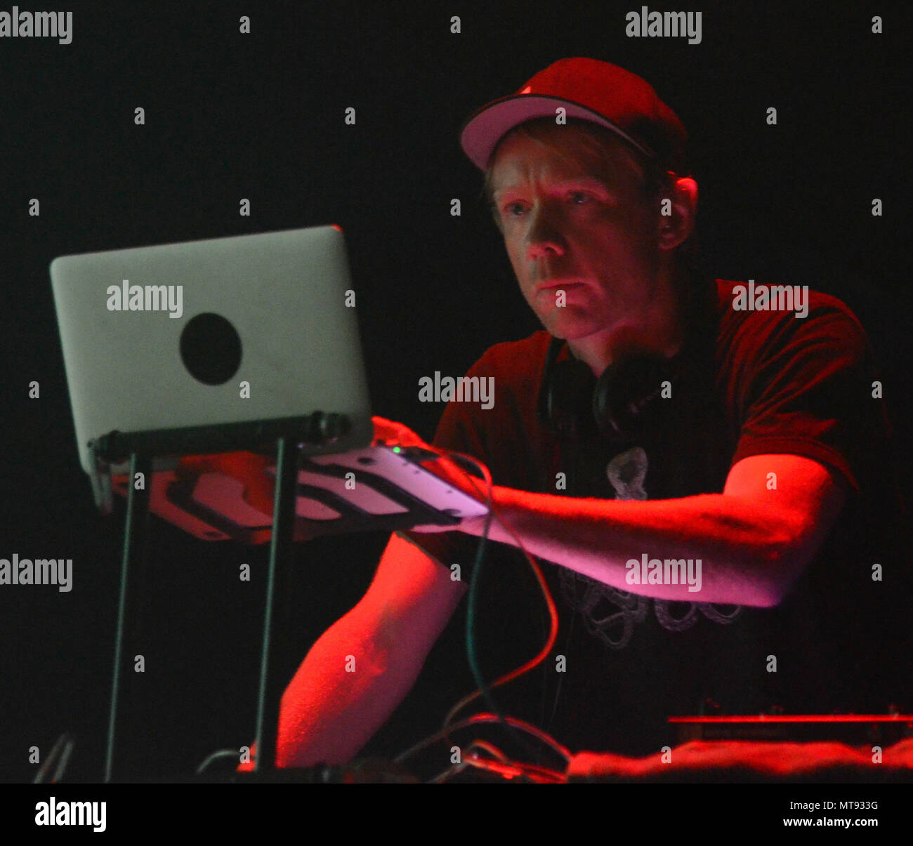 Chillicothe, Illinois, USA. 25th May, 2018. Electronic artist David ...