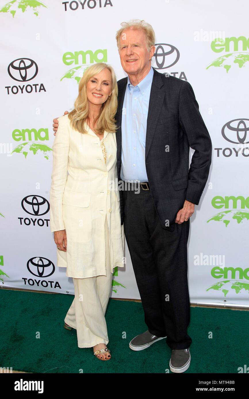 Beverly Hills, CA. 22nd May, 2018. Rachelle Carson, Ed Begley Jr at ...