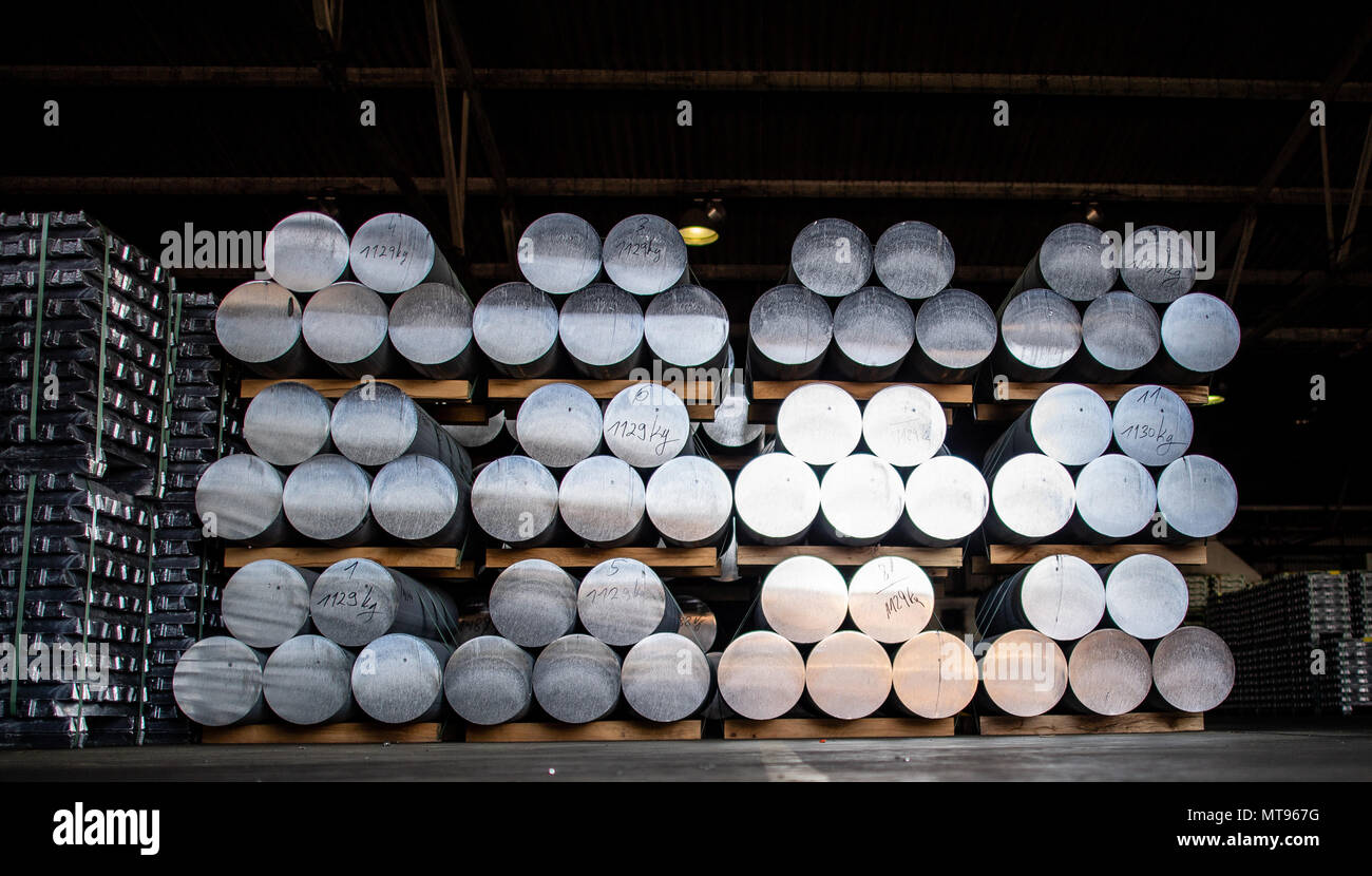 Production of aluminium at TRIMET Aluminium SE in Essen, North Rhine ...