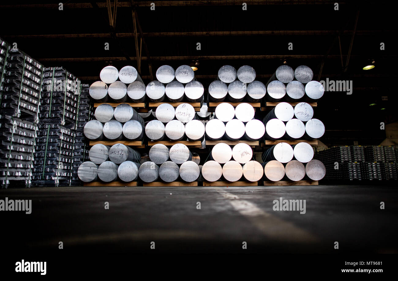 Production of aluminium at TRIMET Aluminium SE in Essen, North Rhine ...