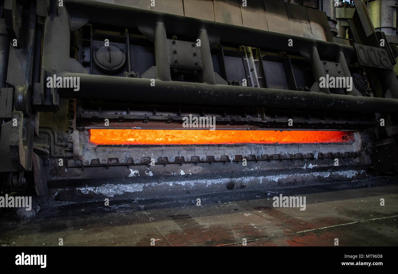 Production of aluminium at TRIMET Aluminium SE in Essen, North Rhine ...
