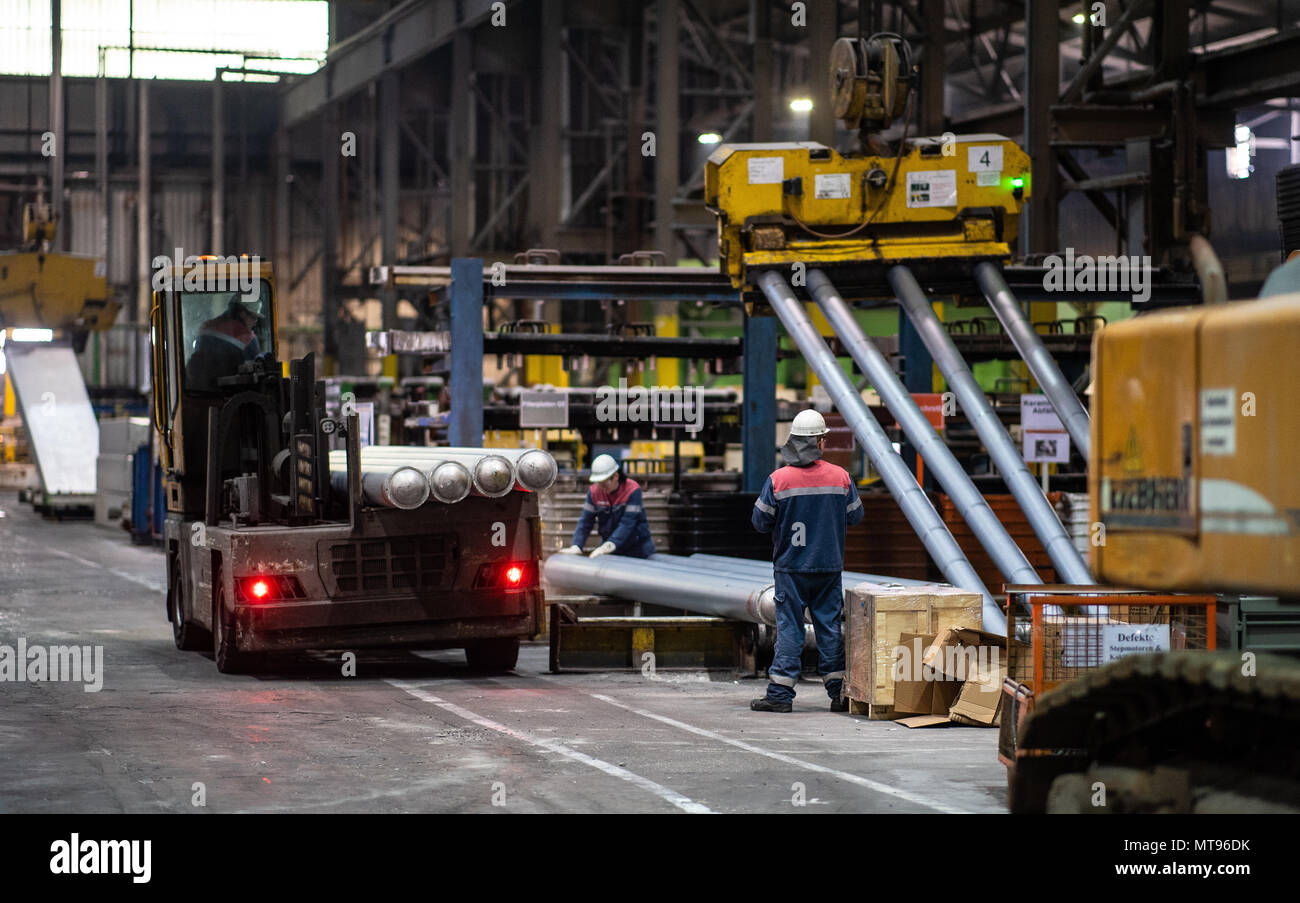 Production of aluminium at TRIMET Aluminium SE in Essen, North Rhine ...