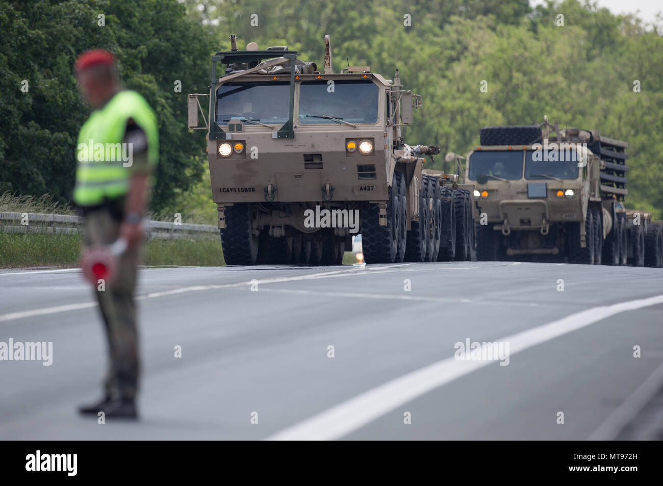 Signalling disc hi-res stock photography and images - Alamy