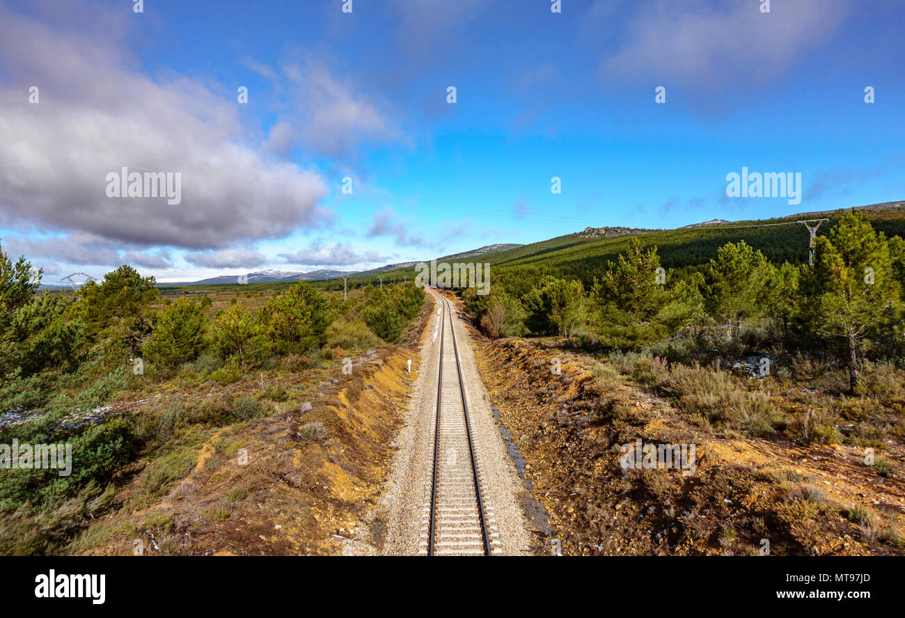 Straight line in winter hi-res stock photography and images - Alamy