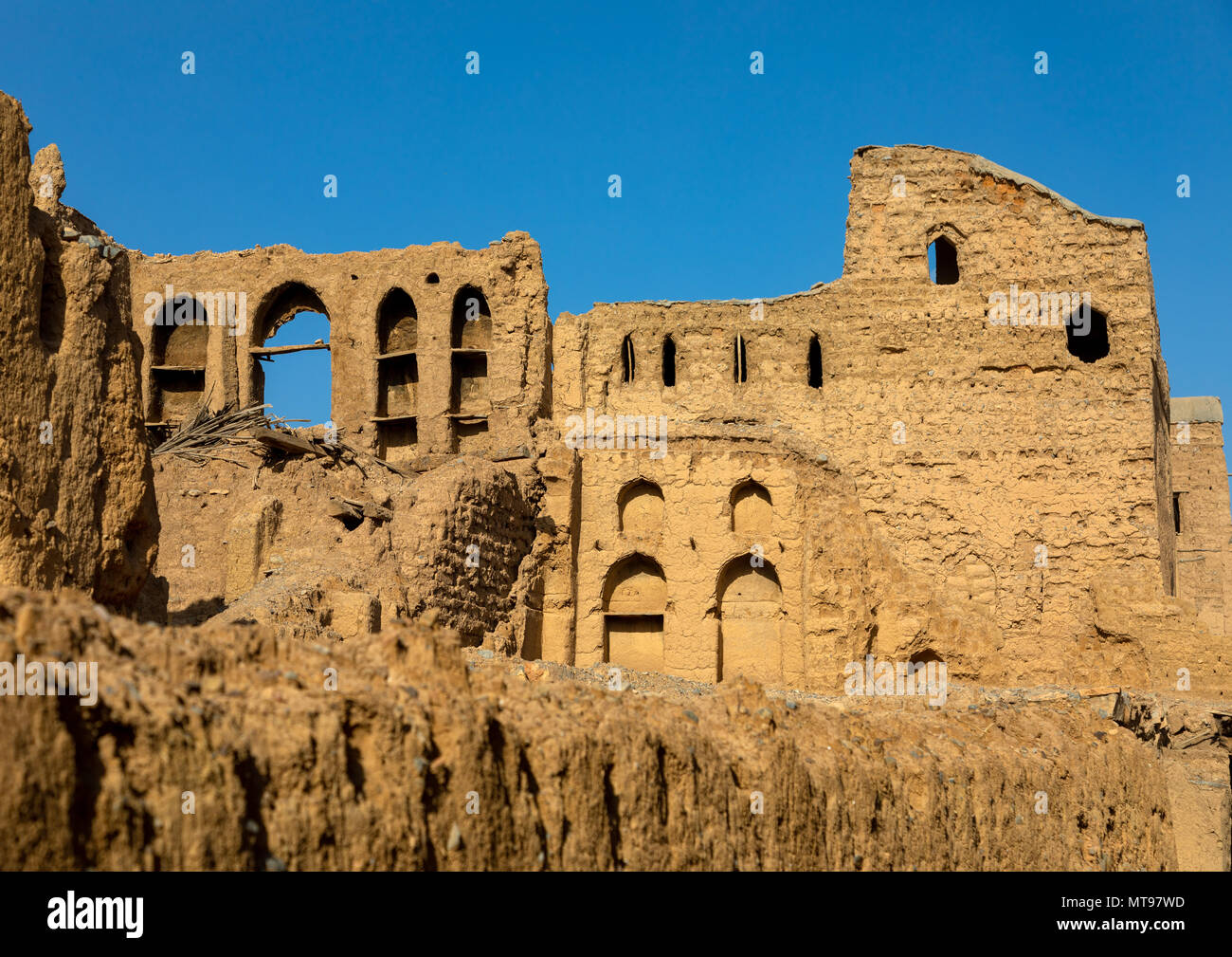 Old abandoned house in a village, Ad Dakhiliyah Region, Al Hamra, Oman ...