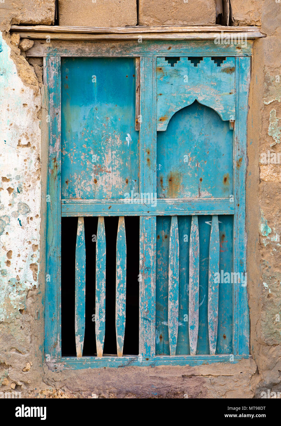 Wooden carved window of an abandoned house, Dhofar Governorate, Mirbat ...