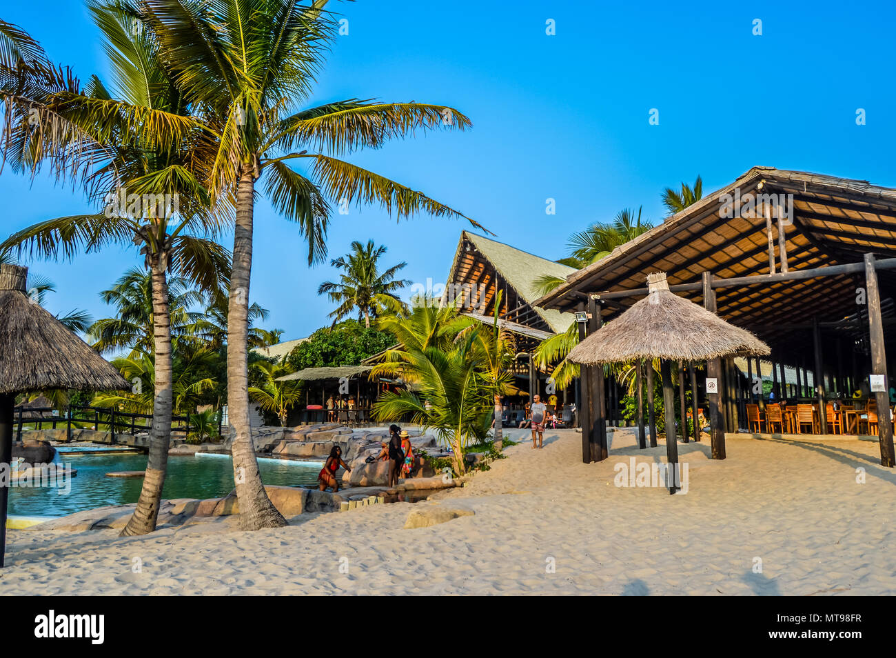 Bilene beach Lagoon is a turqoise green beach , lagoon , back waters ...