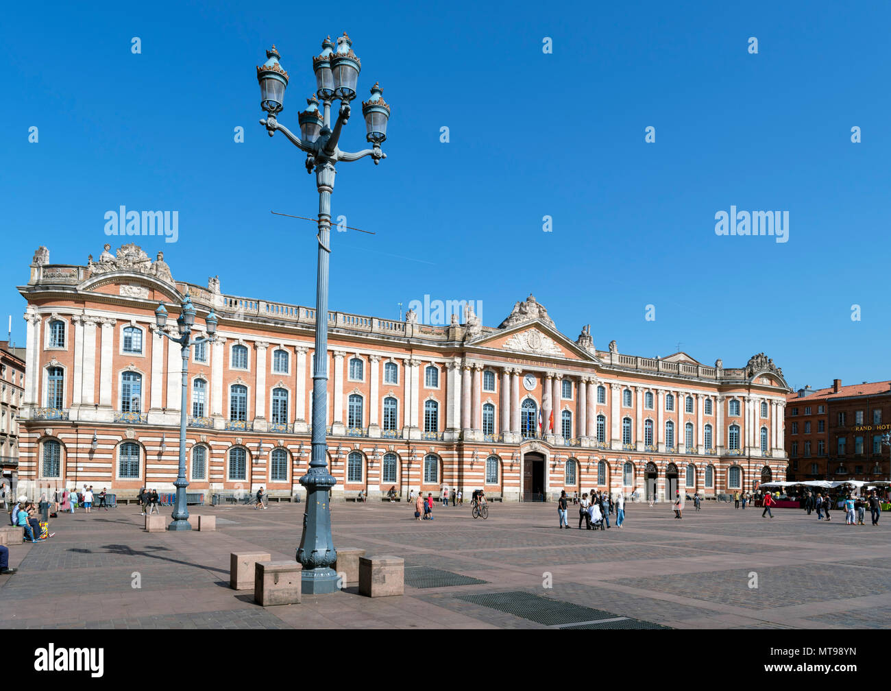 Capitole, Place du Capitole, Toulouse, Languedoc, France Stock Photo ...