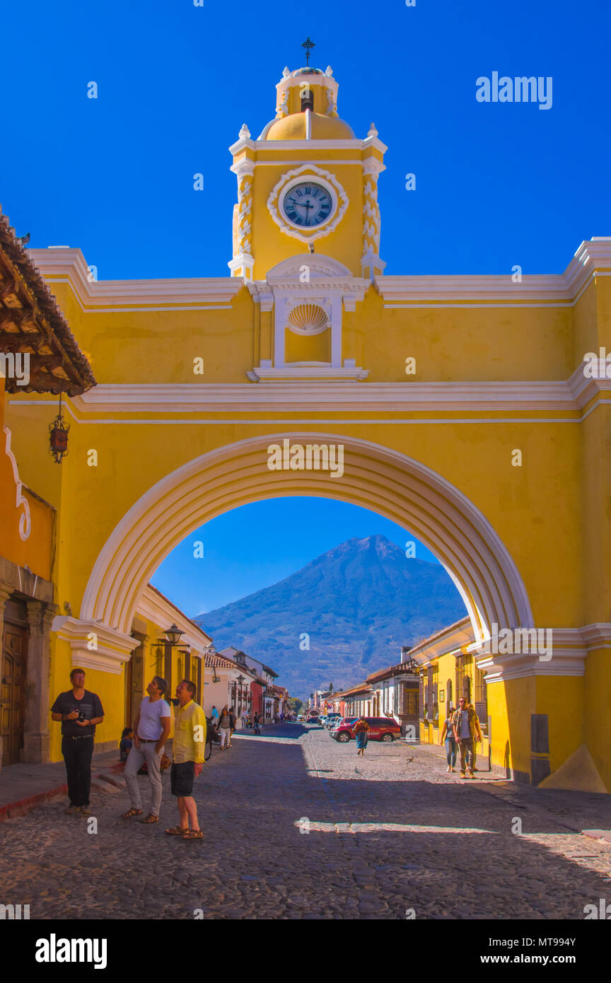 Antigua ciudad colonial de guatemala hi-res stock photography and ...