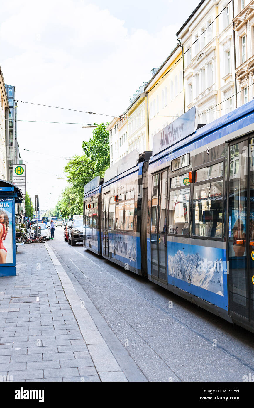 Munchen tram hi-res stock photography and images - Alamy