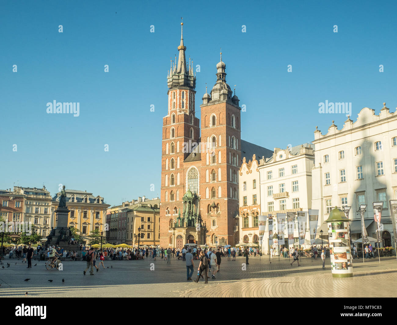 Medieval market square hi-res stock photography and images - Alamy
