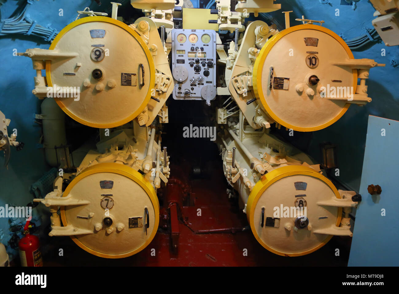 Submarine control room hi-res stock photography and images - Alamy Submarine control room hi-res stock photography and images - Alamy